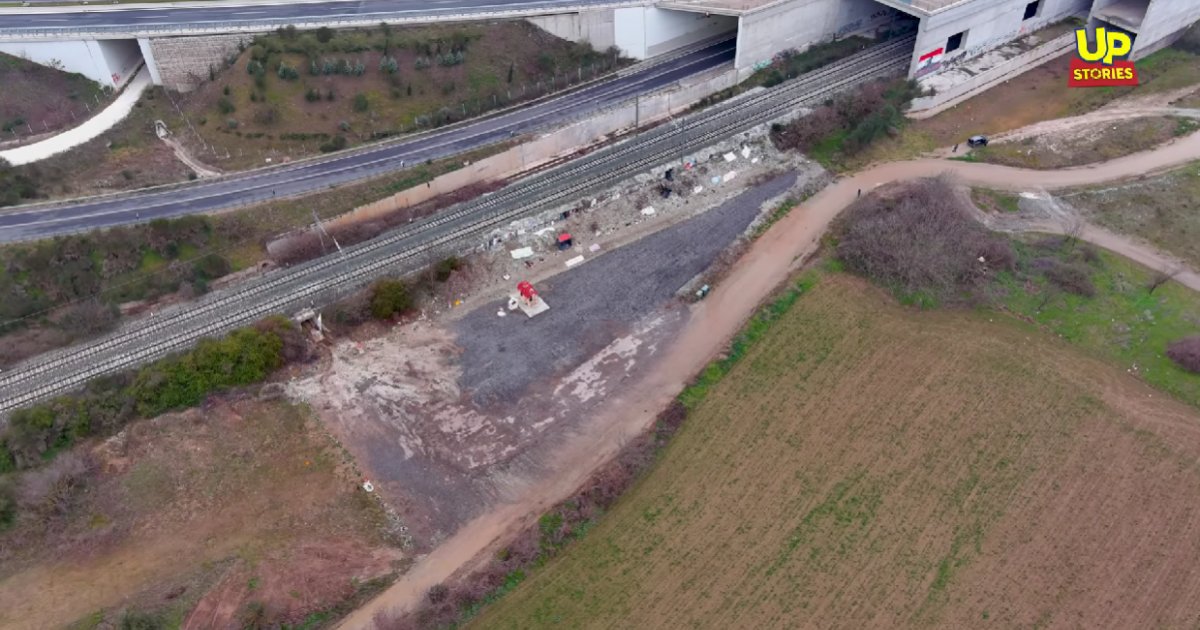 Τέμπη: Πτήση πάνω από το οικόπεδο που φυλάσσονται οι συρμοί (Vid) | Alfavita